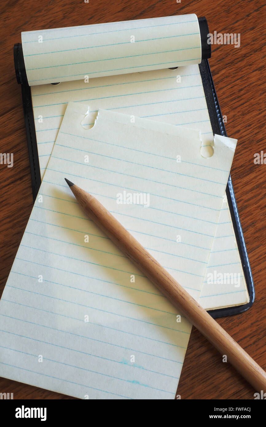 Lined note pad paper hi-res stock photography and images - Alamy