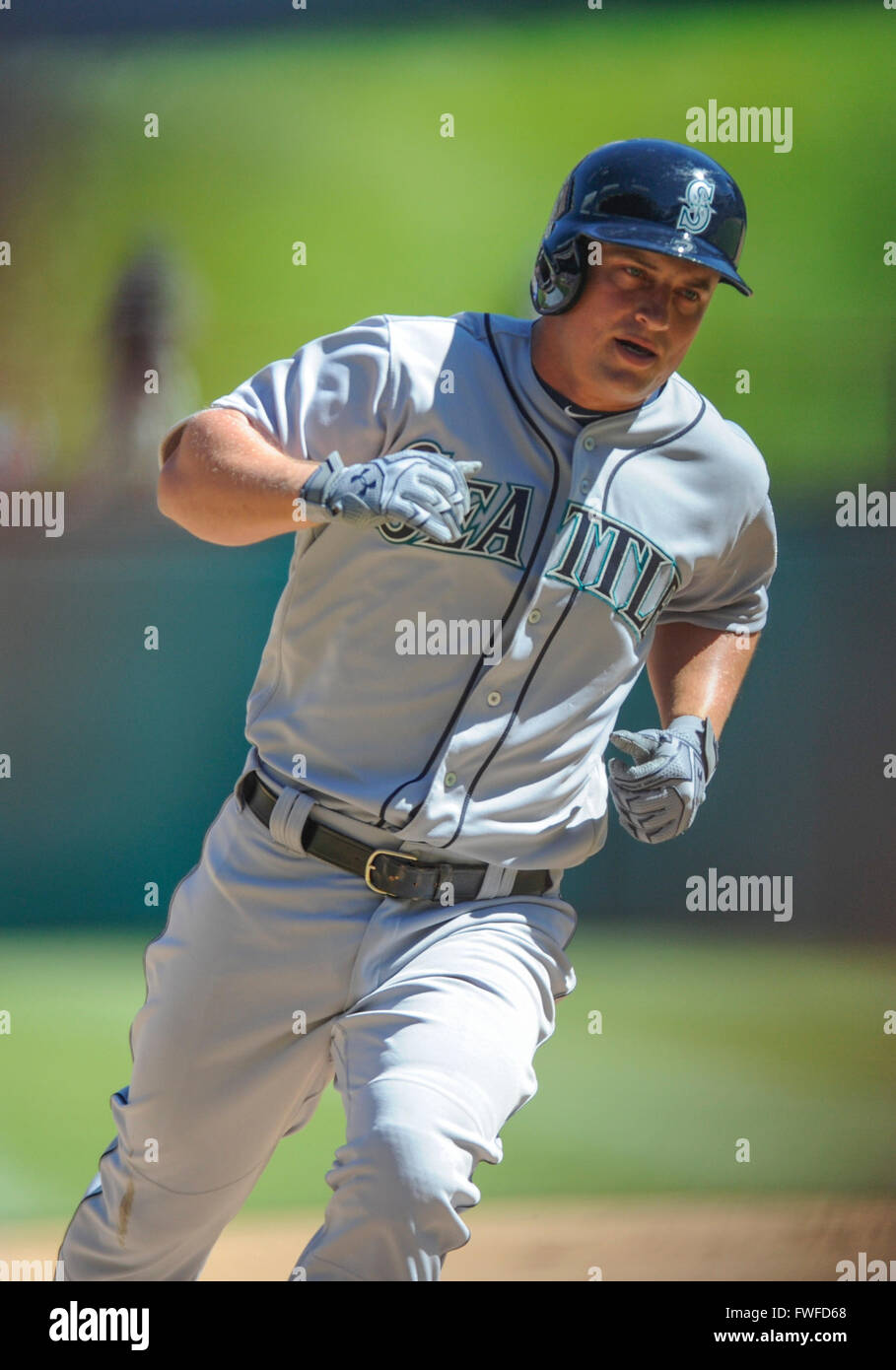 APR 04, 2016: Seattle Mariners third baseman Kyle Seager #15 rounds the ...