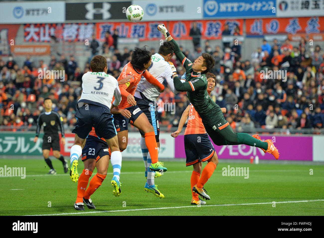 Saitama, Japan. 2nd Apr, 2016. (L-R) Kentaro Oi (Jubilo), Kosuke Kikuchi (Ardija), Jay (Jubilo ...