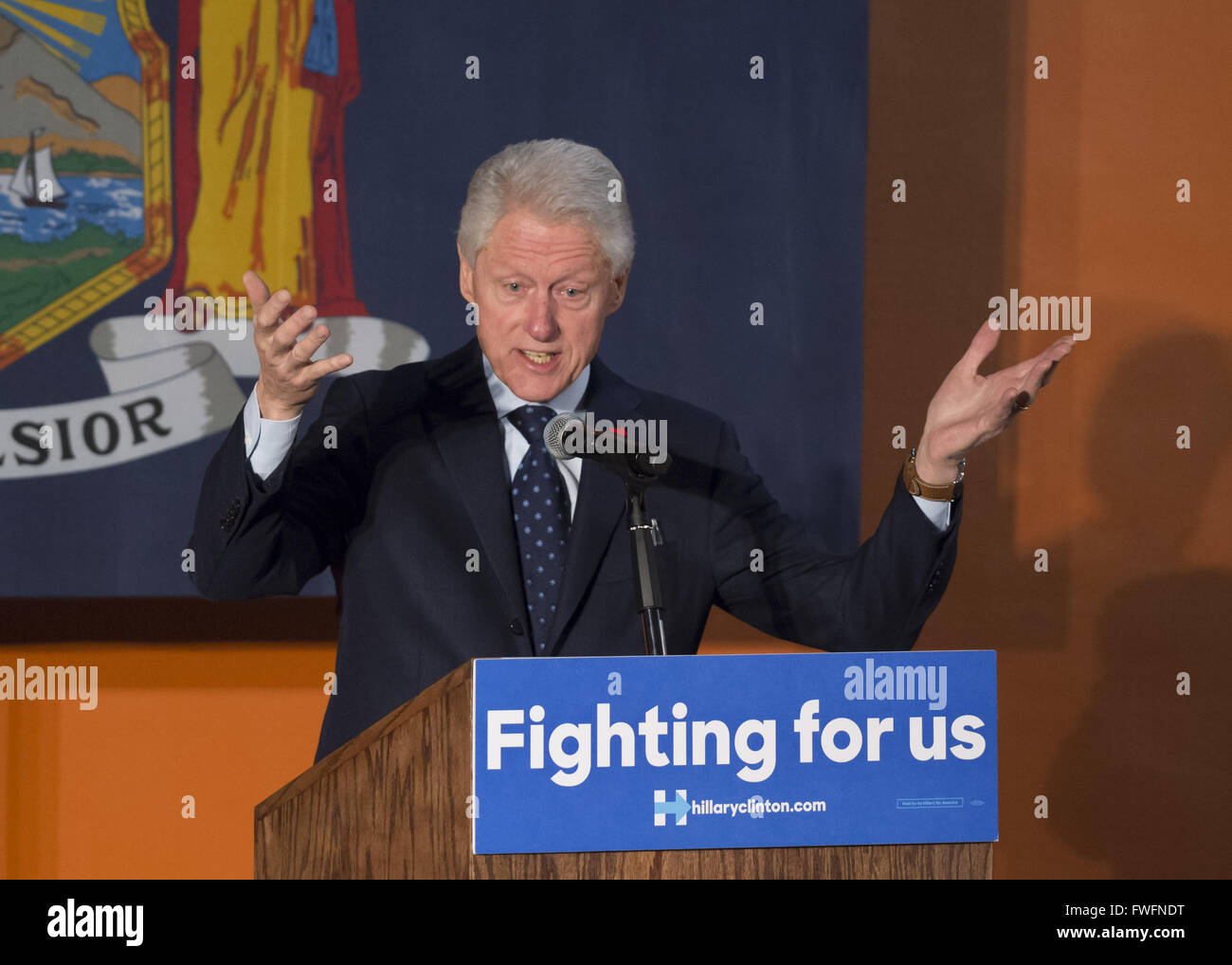 Bill clinton campaign sign hi-res stock photography and images - Alamy