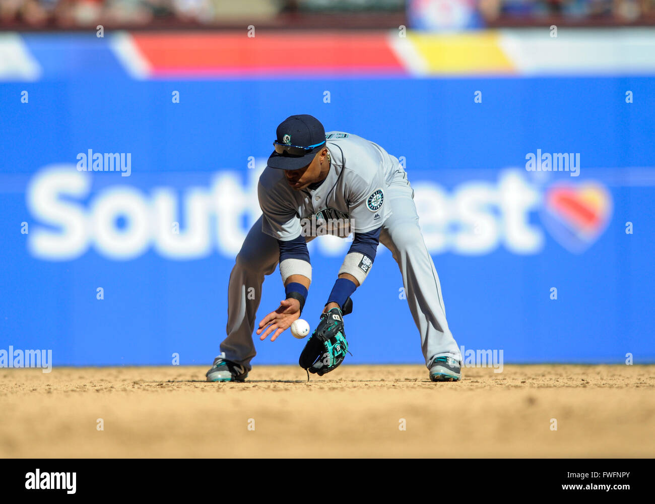 APR 04, 2016: Seattle Mariners second baseman Robinson Cano #22 during ...