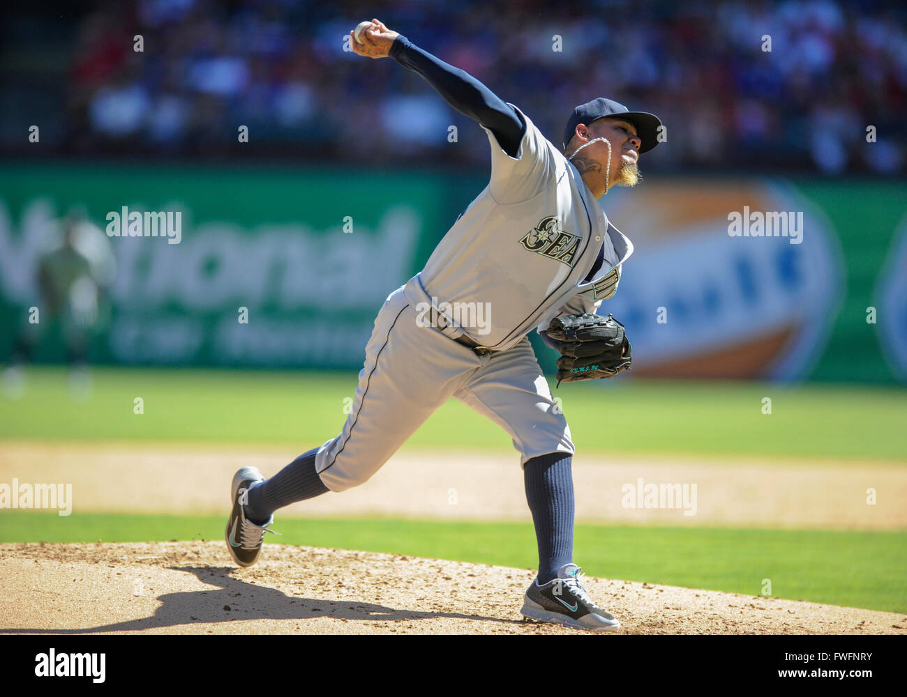 APR 04, 2016: Seattle Mariners starting pitcher Felix Hernandez #34 ...