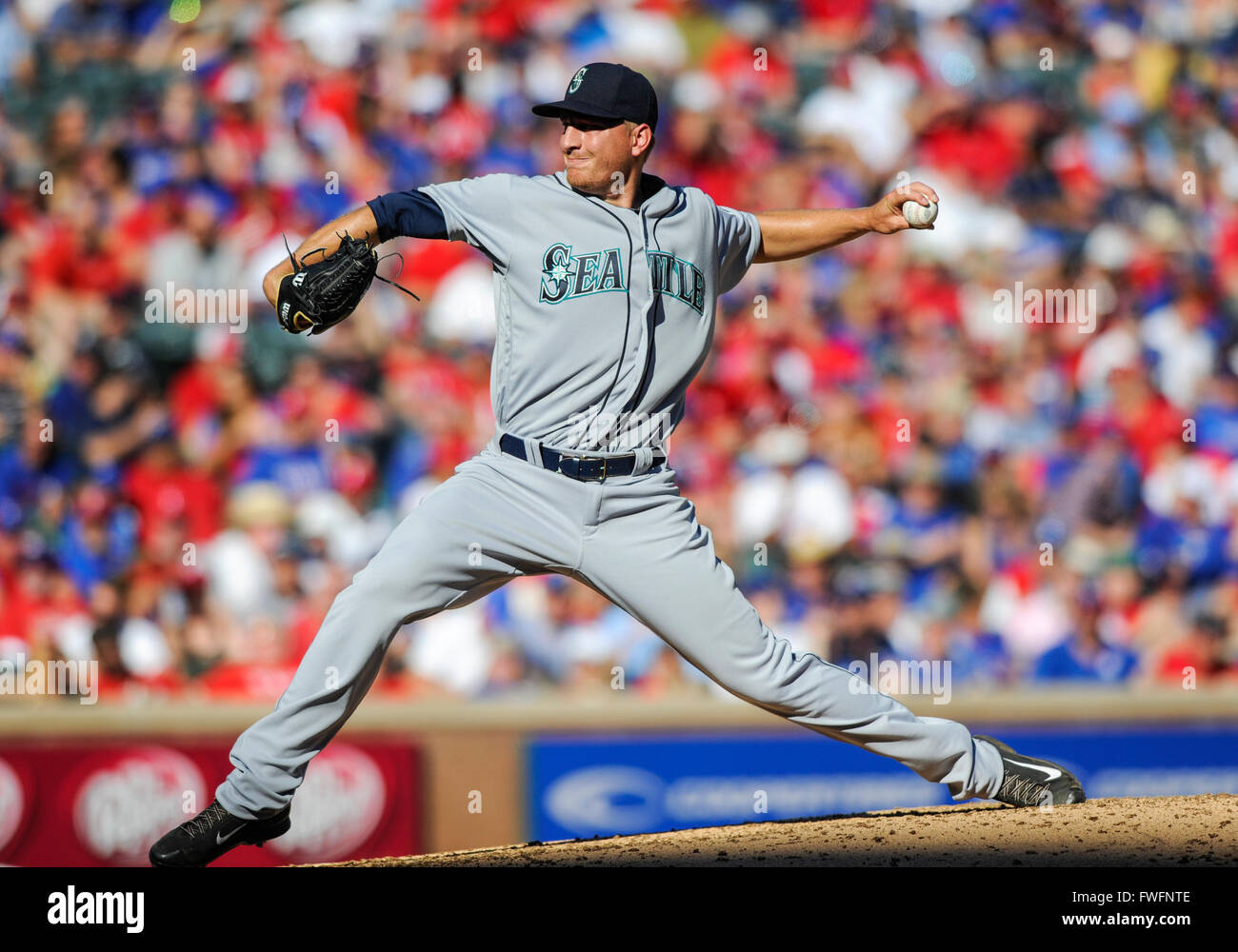 APR 04, 2016: Seattle Mariners starting pitcher Mike Montgomery #37 ...