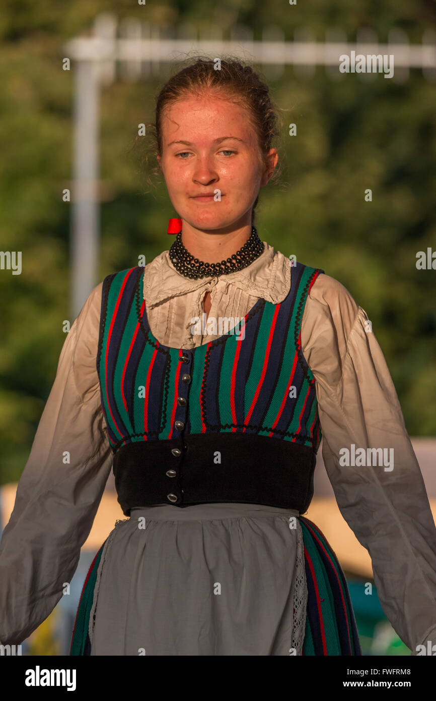 Hungarian folk dancer Stock Photo - Alamy