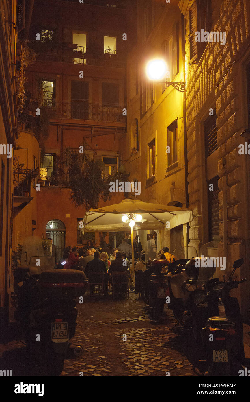 ROME,ITALY: sidestreet bar Stock Photo - Alamy