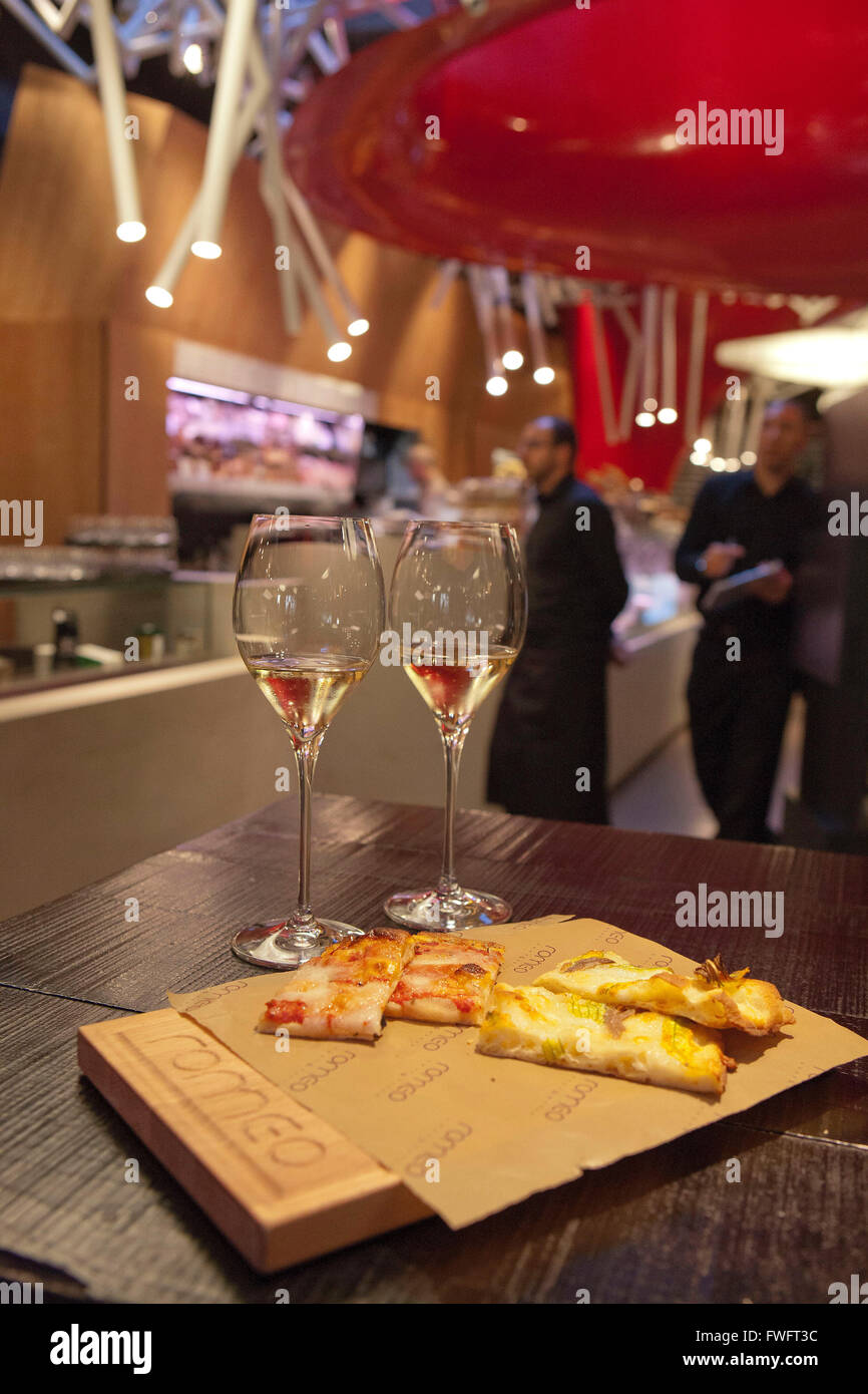 Colosseum bar hi-res stock photography and images - Alamy