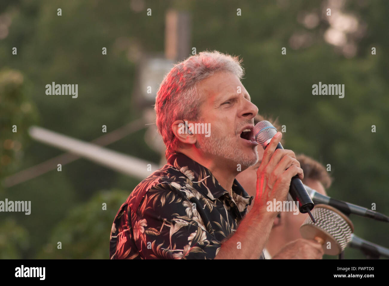 Johnny Maestro and the Brooklyn Bridge at an outdoor concert in ...