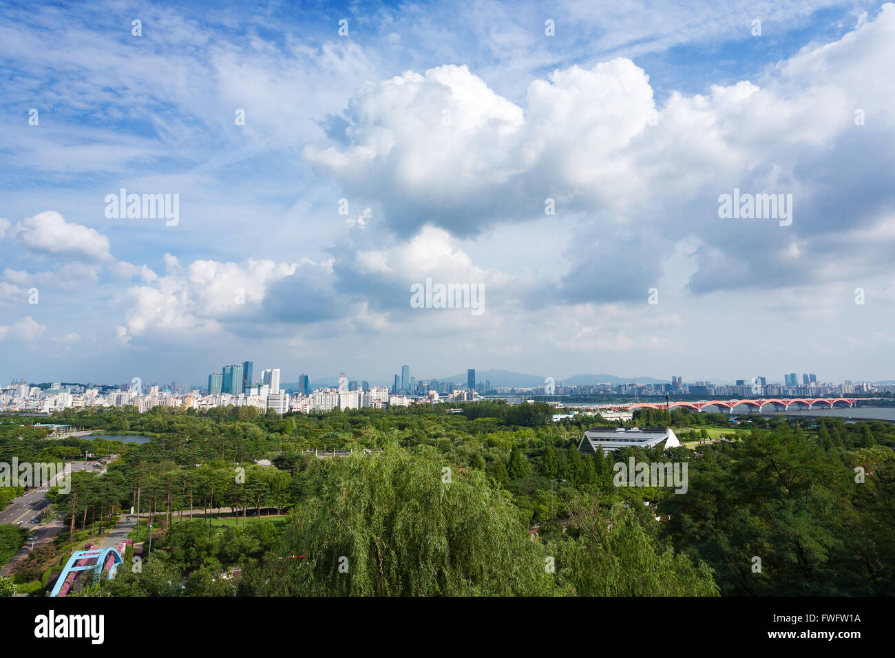 Seoul korea skyline clouds hi-res stock photography and images - Alamy