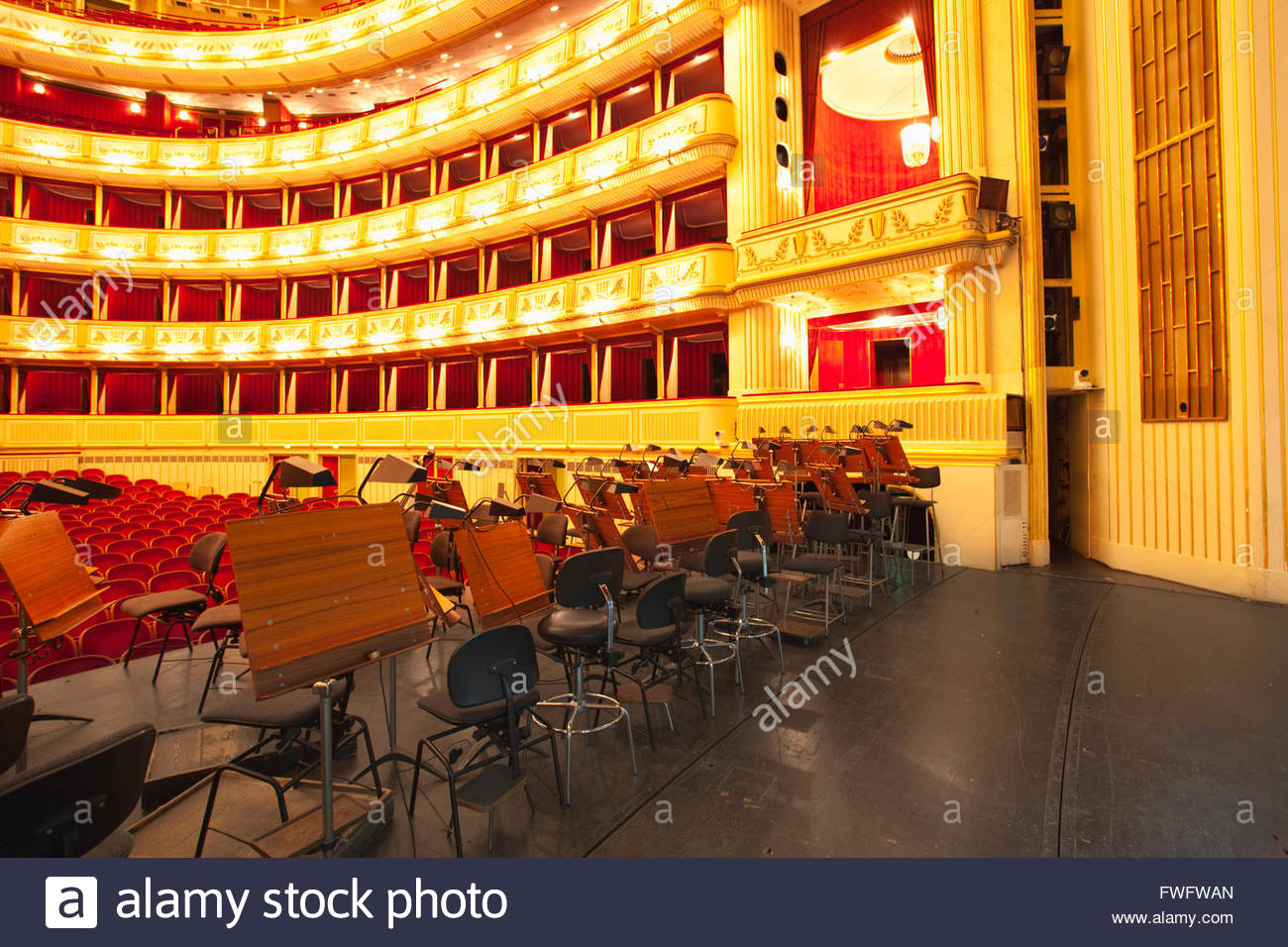 Orchestra Pit Stock Photos & Orchestra Pit Stock Images - Alamy