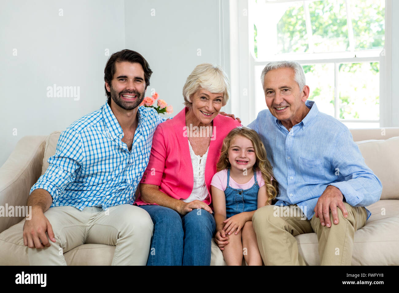 Portrait of family with grandparents Stock Photo - Alamy
