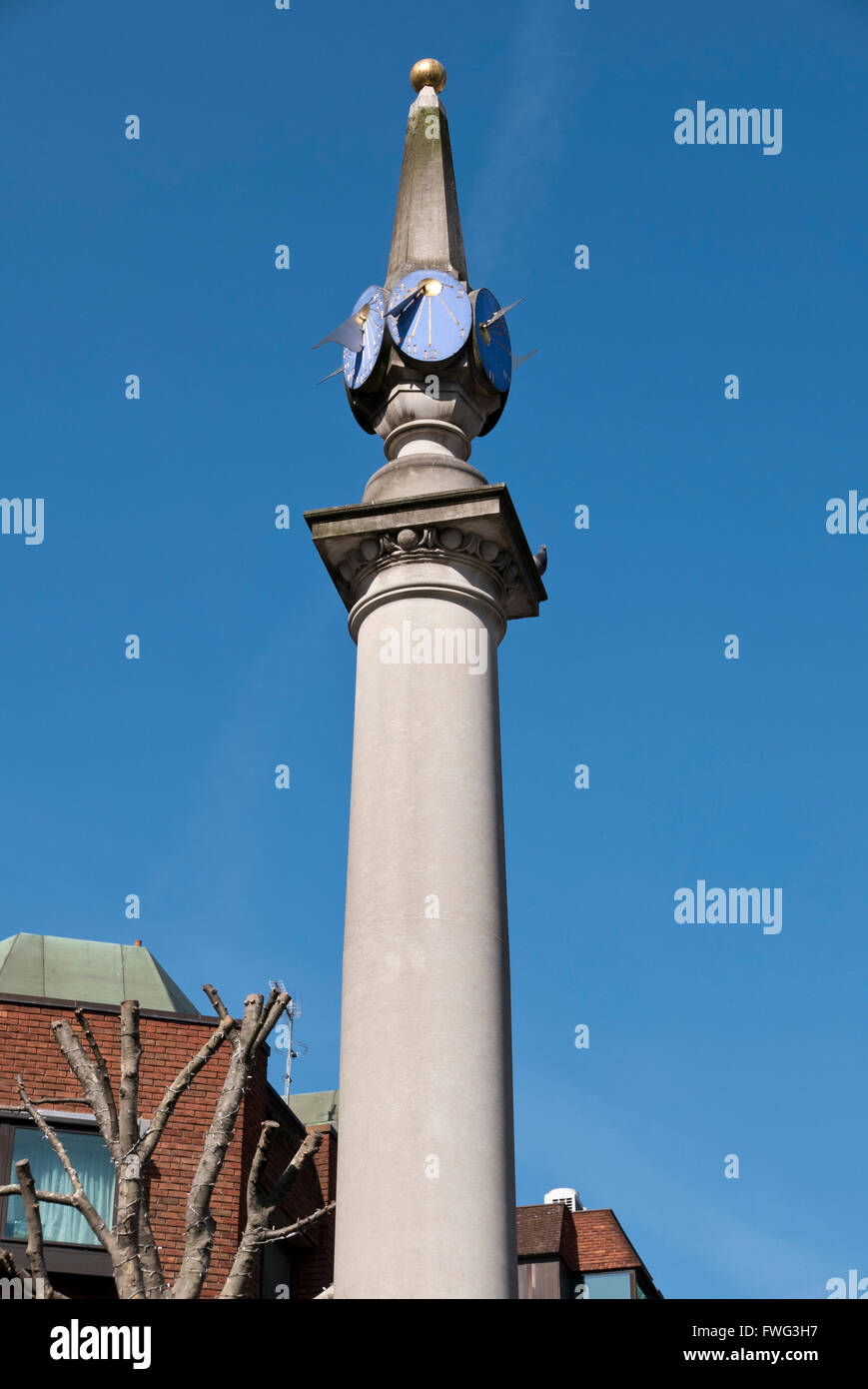 The Seven Dials sundial at the junction of six roads in the West End in ...
