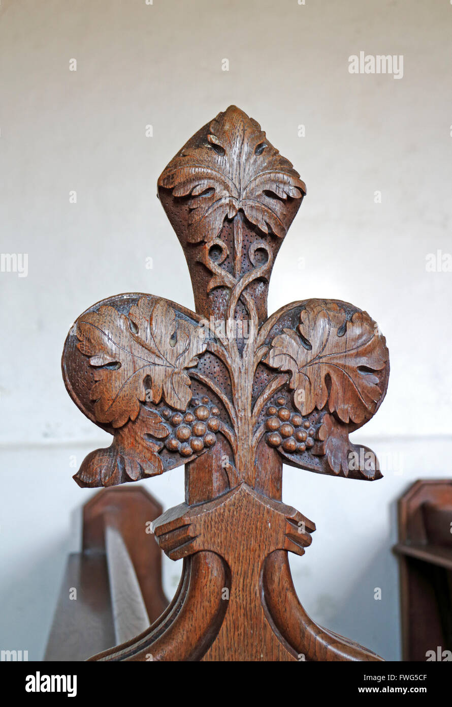 Carved wood pew hi-res stock photography and images - Alamy