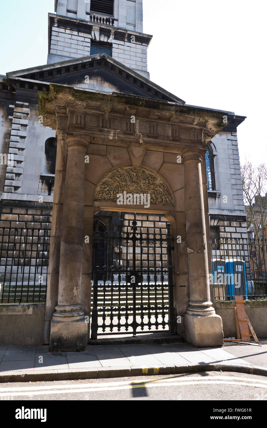 The Resurrection Gate outside the St Giles-in-the-Fields Church in ...