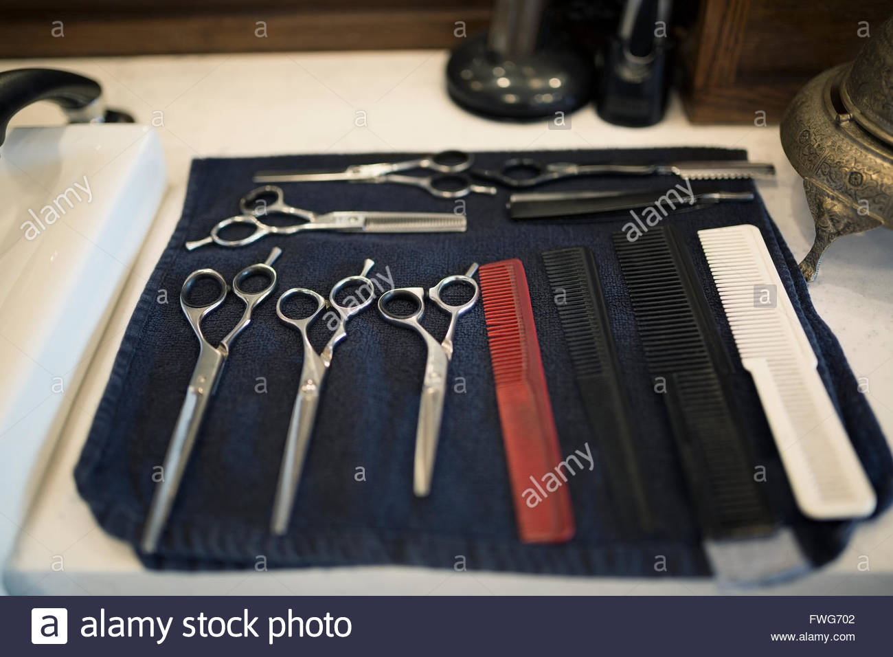 Barber scissors and comb tools hi-res stock photography and images - Alamy
