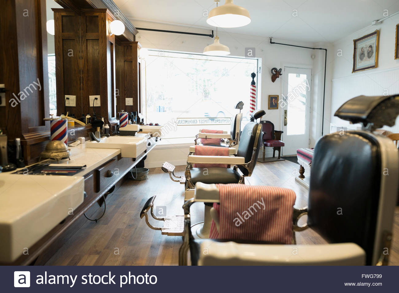 Old Fashioned Barber Shop In Stock Photos & Old Fashioned Barber Shop ...