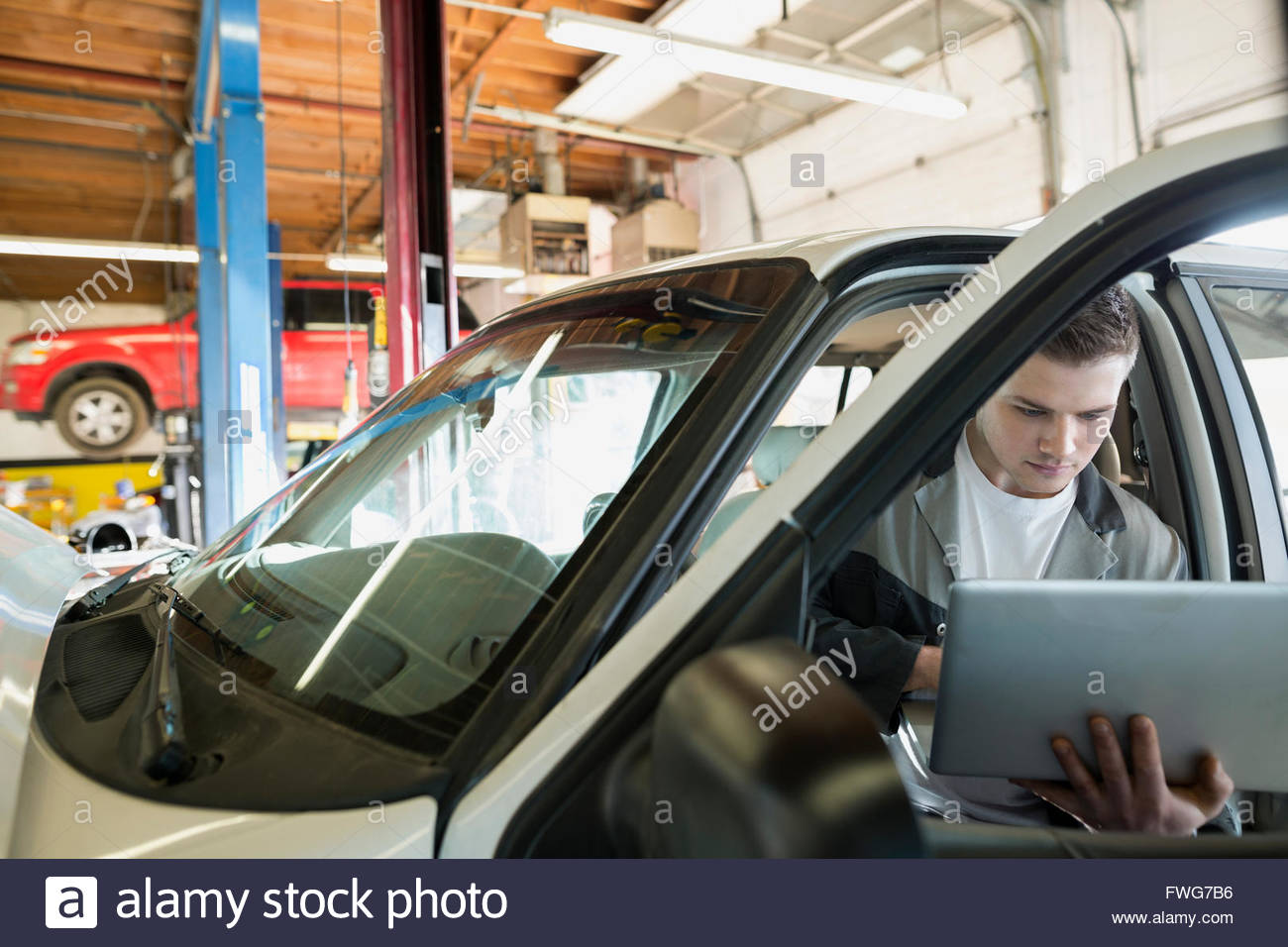 Auto diagnostics hi-res stock photography and images - Alamy