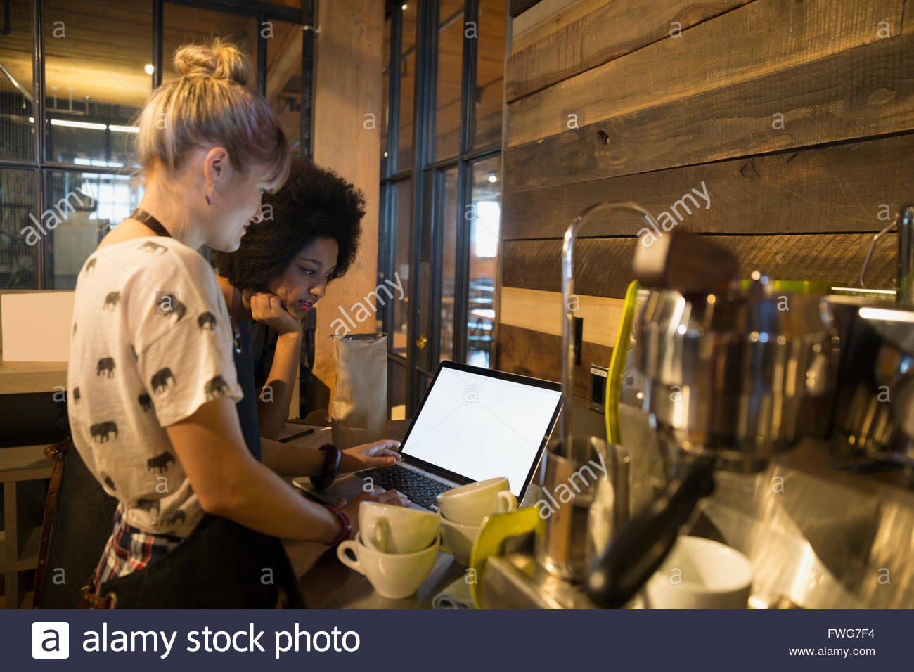 Coffee roaster laptop hi-res stock photography and images - Alamy