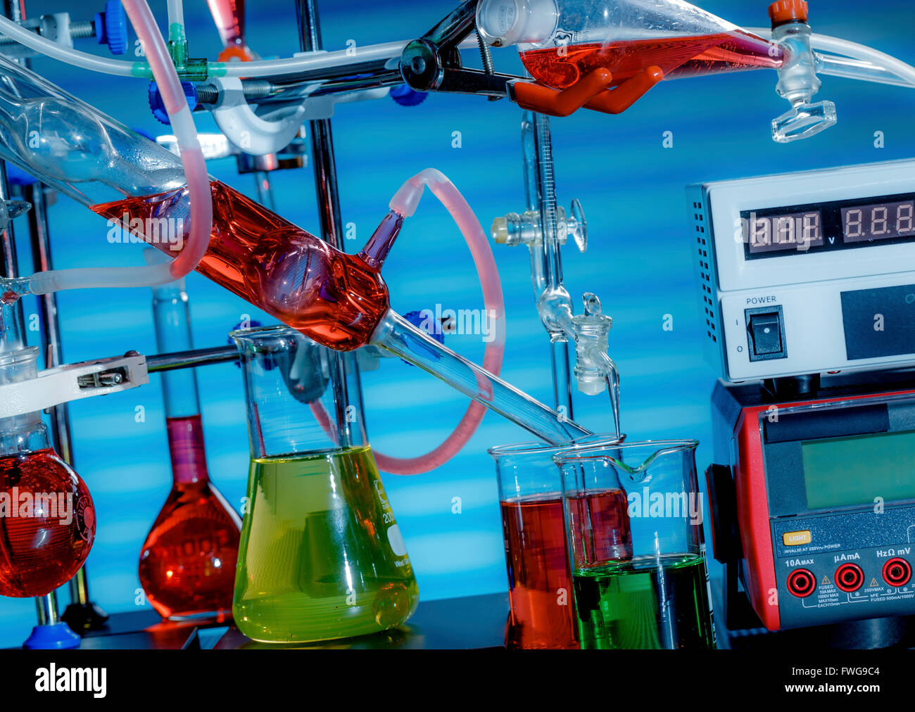 Chemistry experiment in the laboratory Stock Photo - Alamy