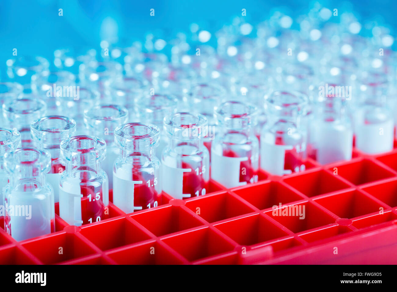 Empty test tubes in a rack hi-res stock photography and images - Alamy