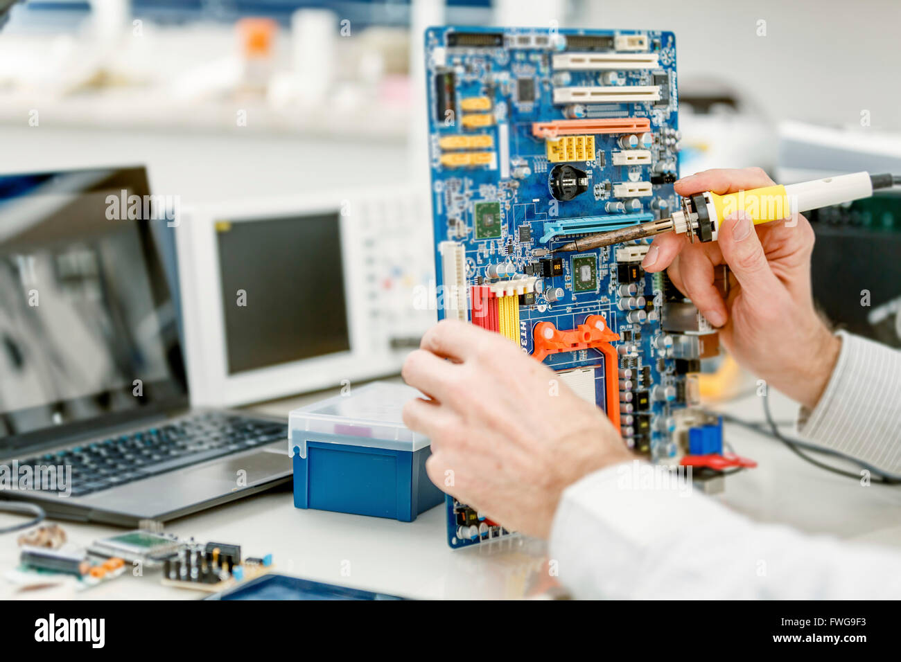 Electronic equipment hi-res stock photography and images - Alamy