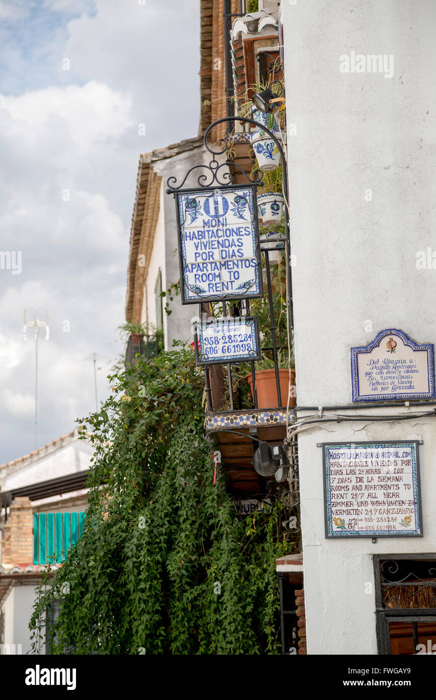 Apartment signs hi-res stock photography and images - Alamy