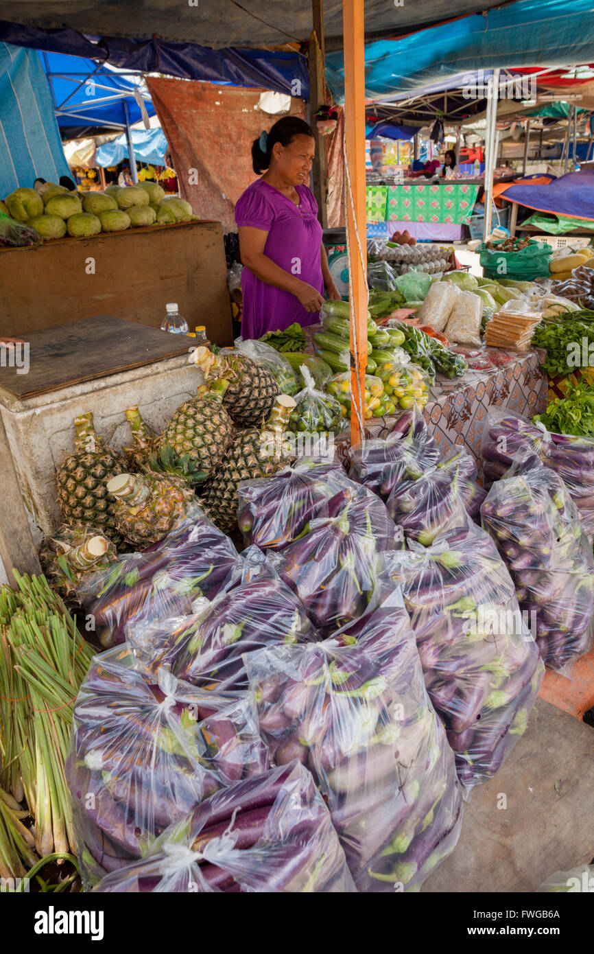 Traditional market stall in the town of Pitas in northern Borneo Stock ...