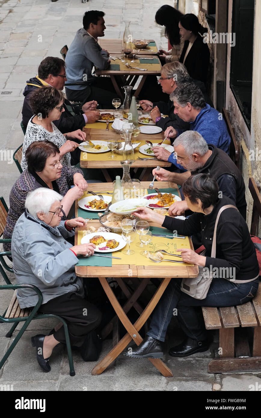 Formal gathering hi-res stock photography and images - Alamy