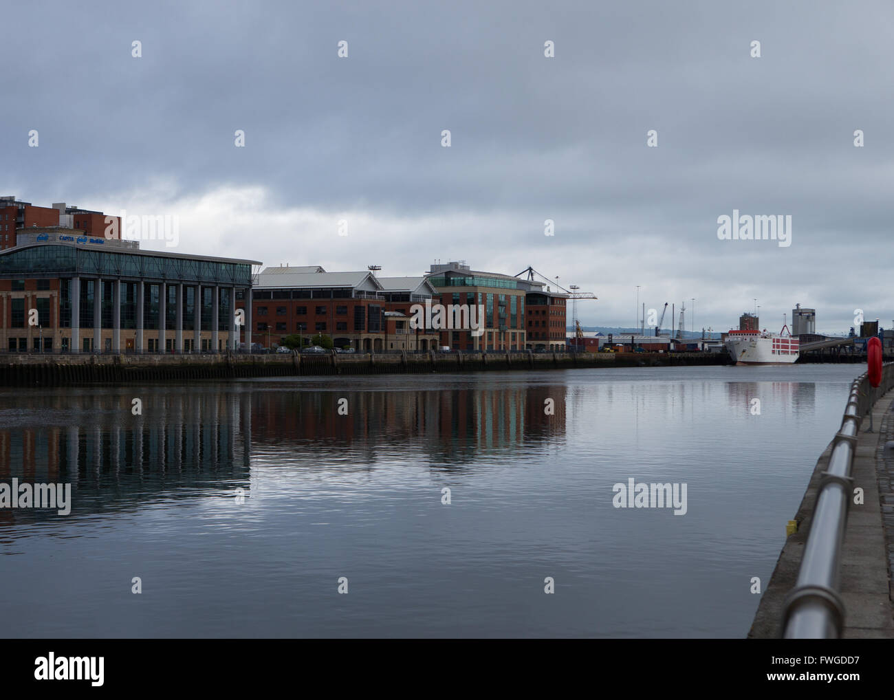 Seaward river hi-res stock photography and images - Alamy
