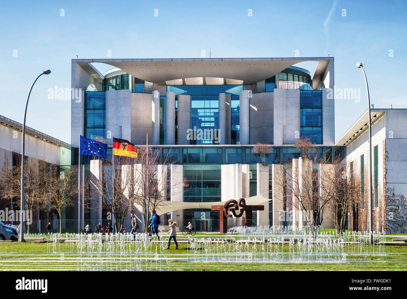 Bundeskanzleramt, Chancellery, Modern building housing offices of the ...