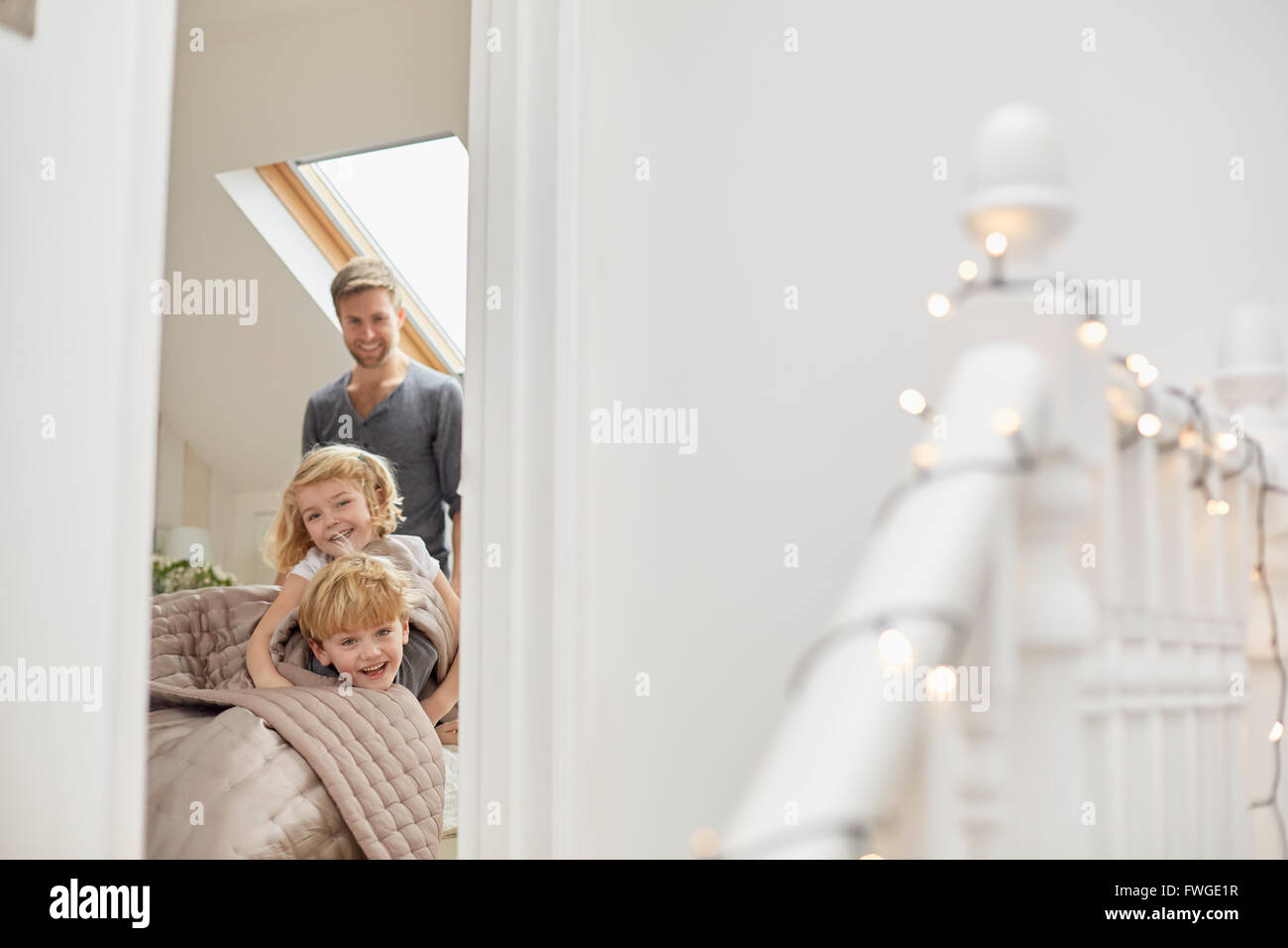 Two men in a room hi-res stock photography and images - Alamy