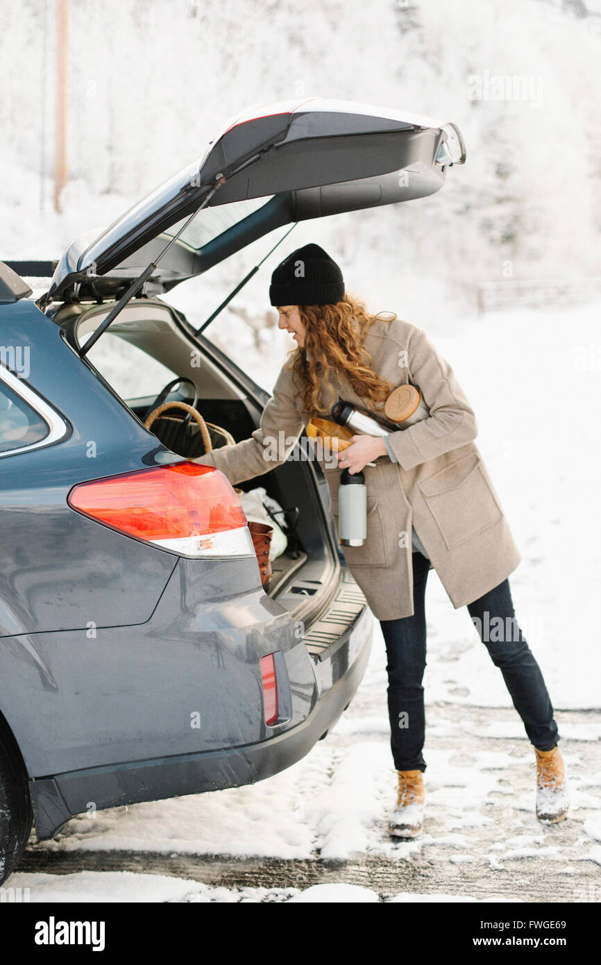 Car unloading hi-res stock photography and images - Alamy