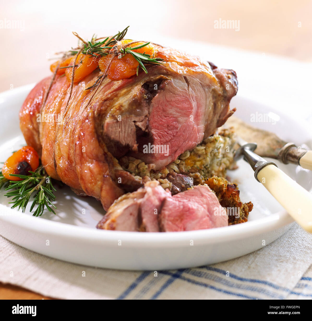 Joint of lamb hi-res stock photography and images - Alamy