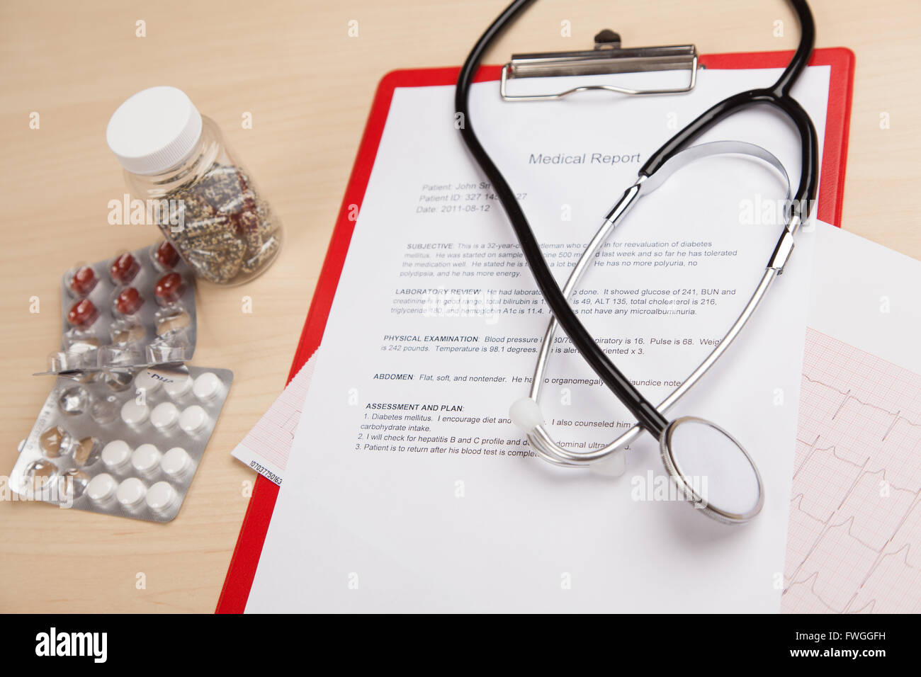 Medical report and cardiogram Stock Photo - Alamy
