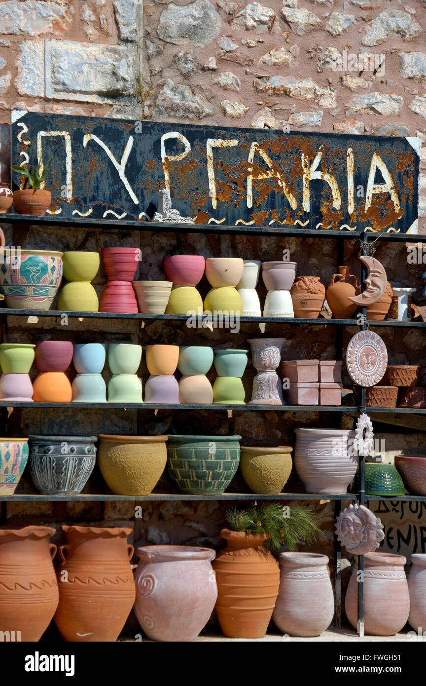 Pottery shop Greece Stock Photo - Alamy