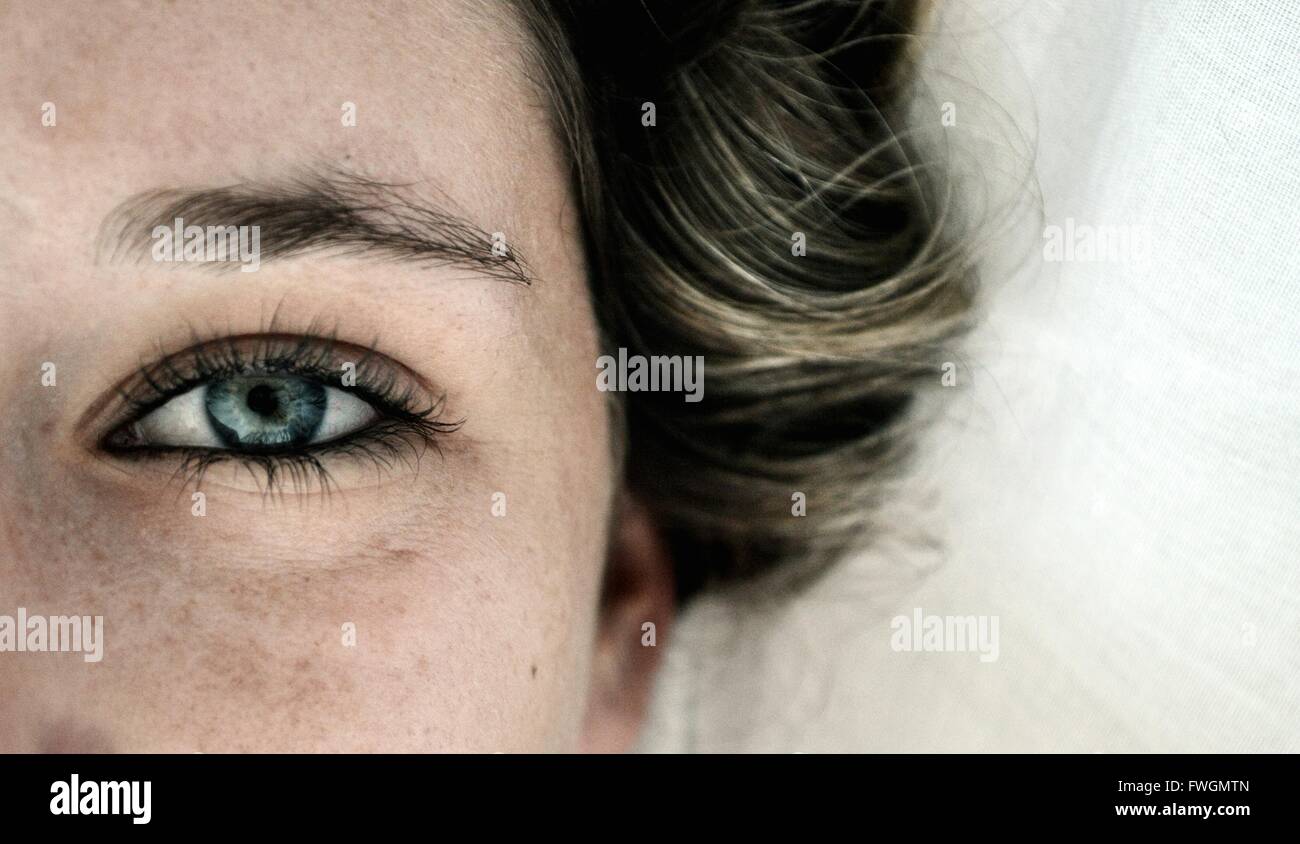 One eye looking at camera hi-res stock photography and images - Alamy