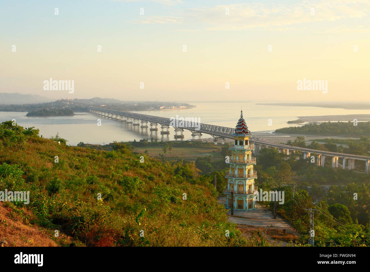 Thanlwin bridge hi-res stock photography and images - Alamy