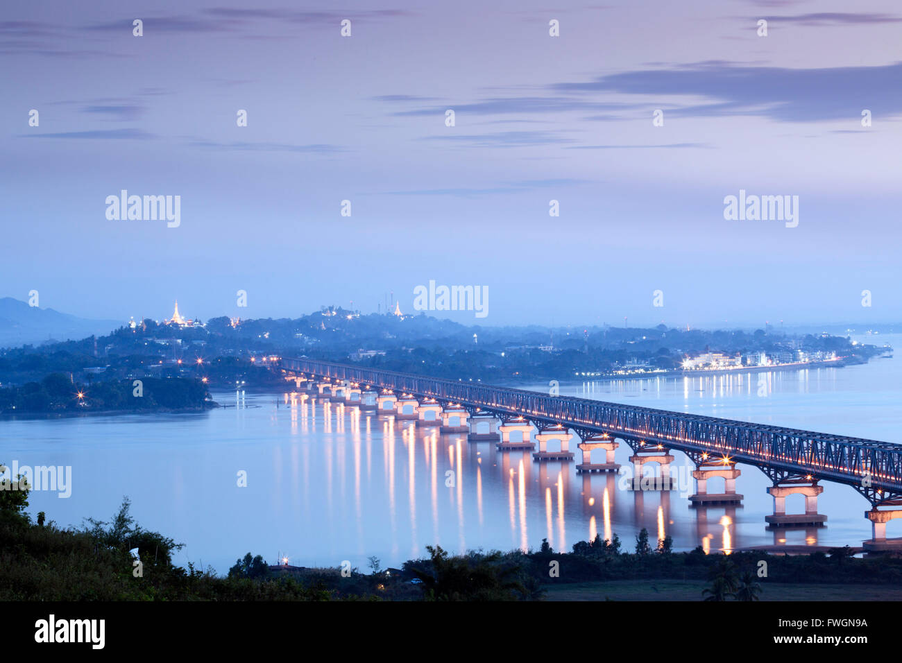Thanlwin river hi-res stock photography and images - Alamy