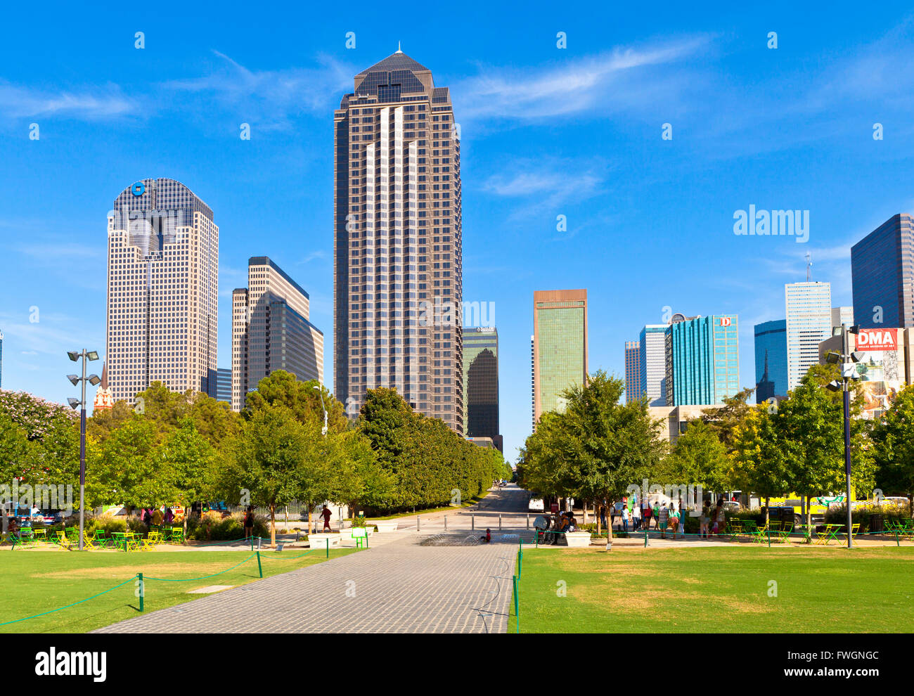 Dallas klyde warren park hi-res stock photography and images - Alamy