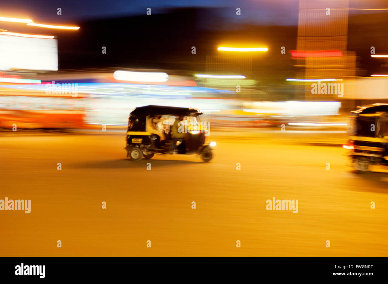 India bombay taxi night hi-res stock photography and images - Alamy