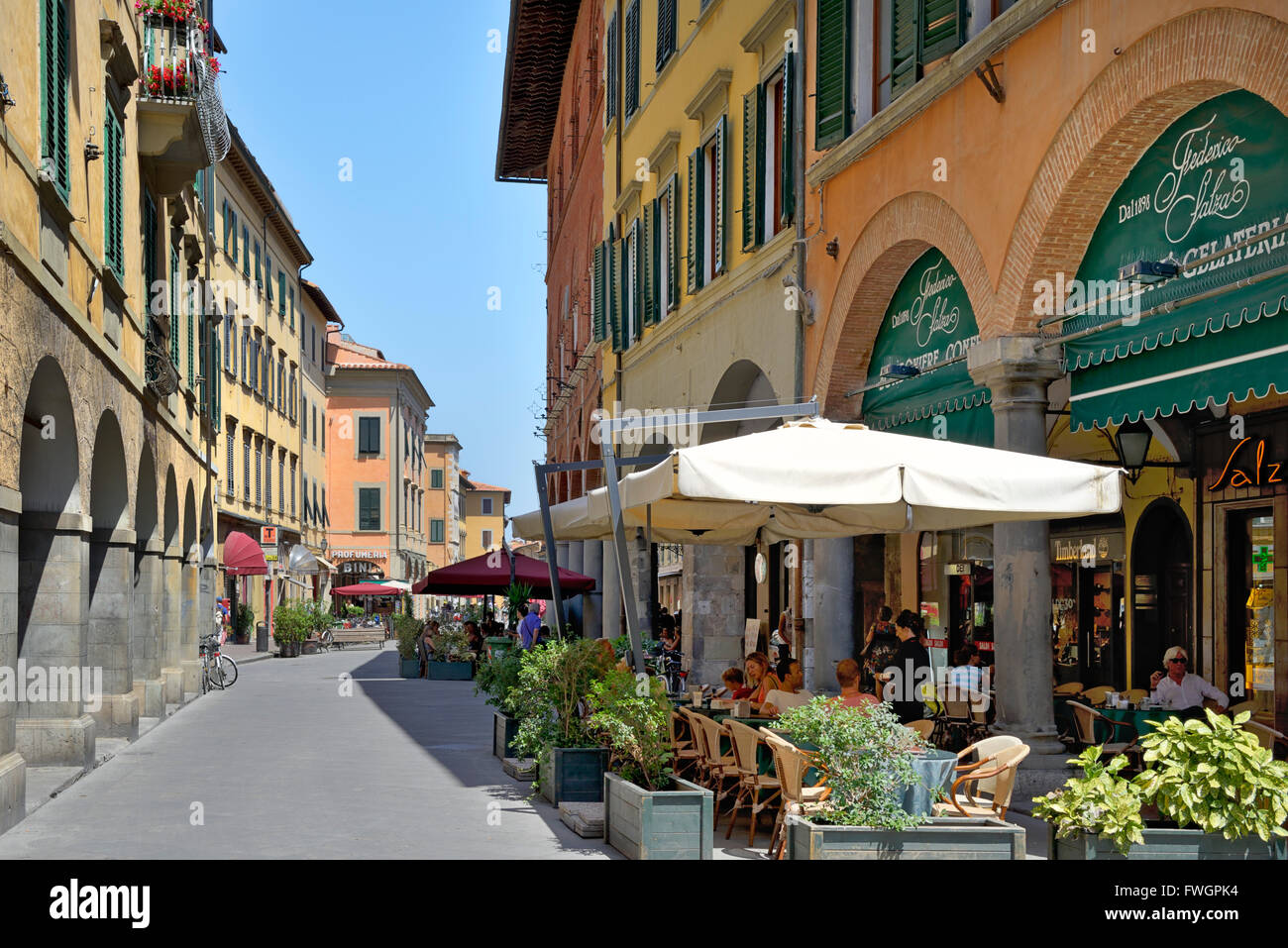 Alfresco restaurants and Porticos (covered walkways), Borgo Stretto ...