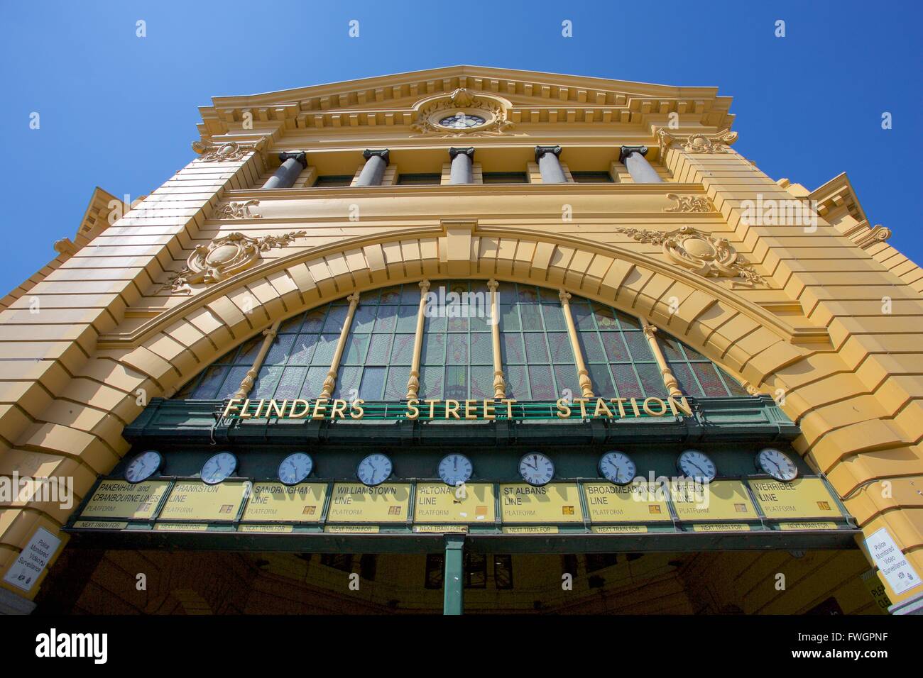 Flinders street station facade hi-res stock photography and images - Alamy