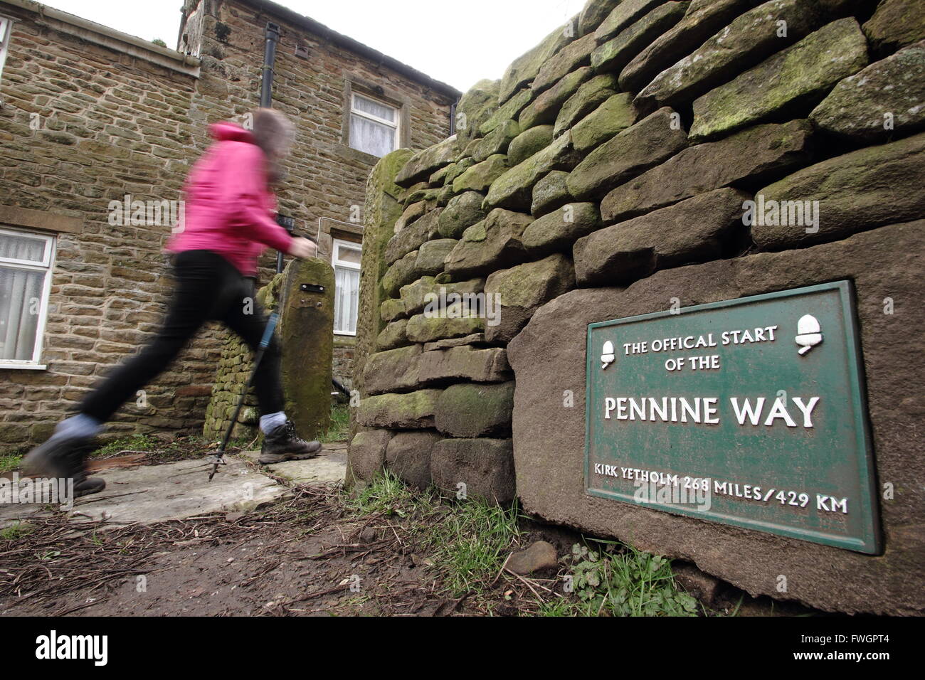Start of the pennine way hi-res stock photography and images - Alamy