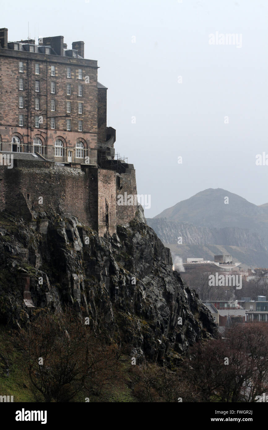Edinburgh castle history hi-res stock photography and images - Alamy