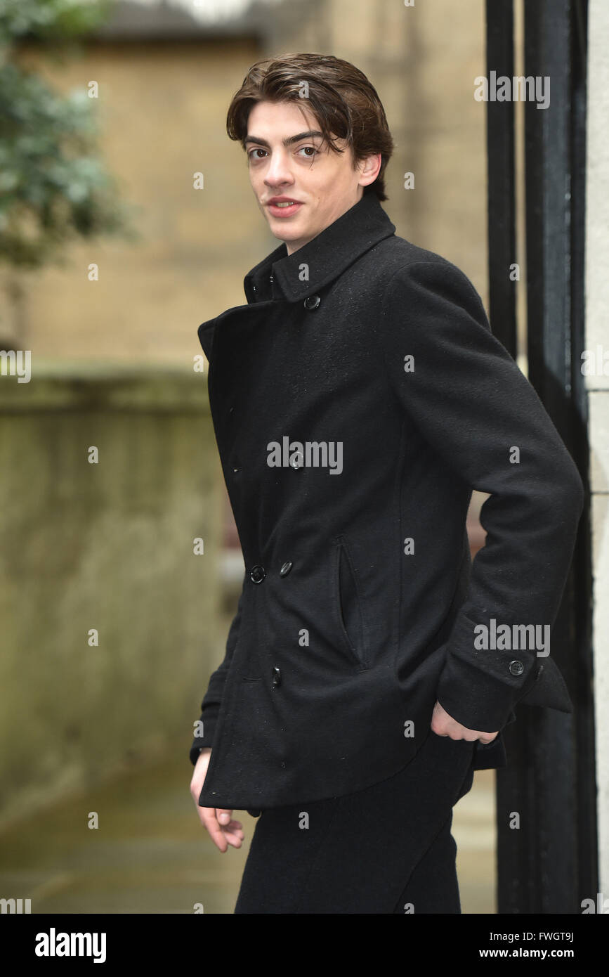 Rupert Murdoch and Jerry Hall wedding at St. Bride's Church on Fleet ...