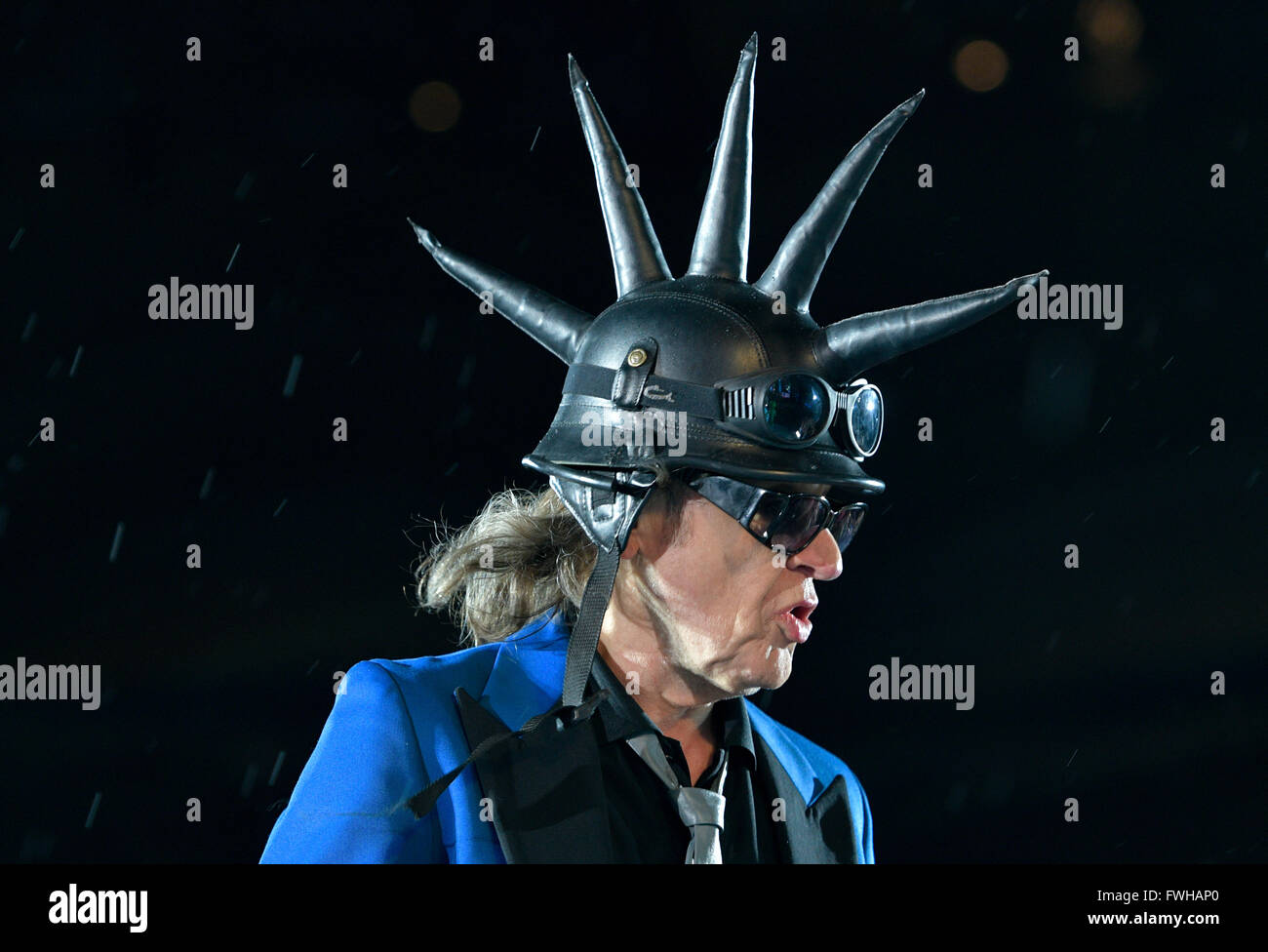 Udo lindenberg singer hat stage hi-res stock photography and images - Alamy