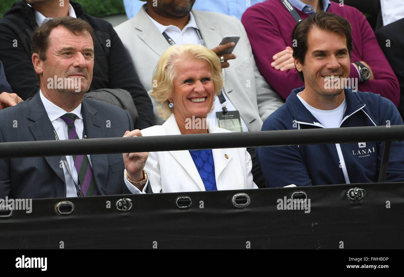 Wife of philip brook hi-res stock photography and images - Alamy