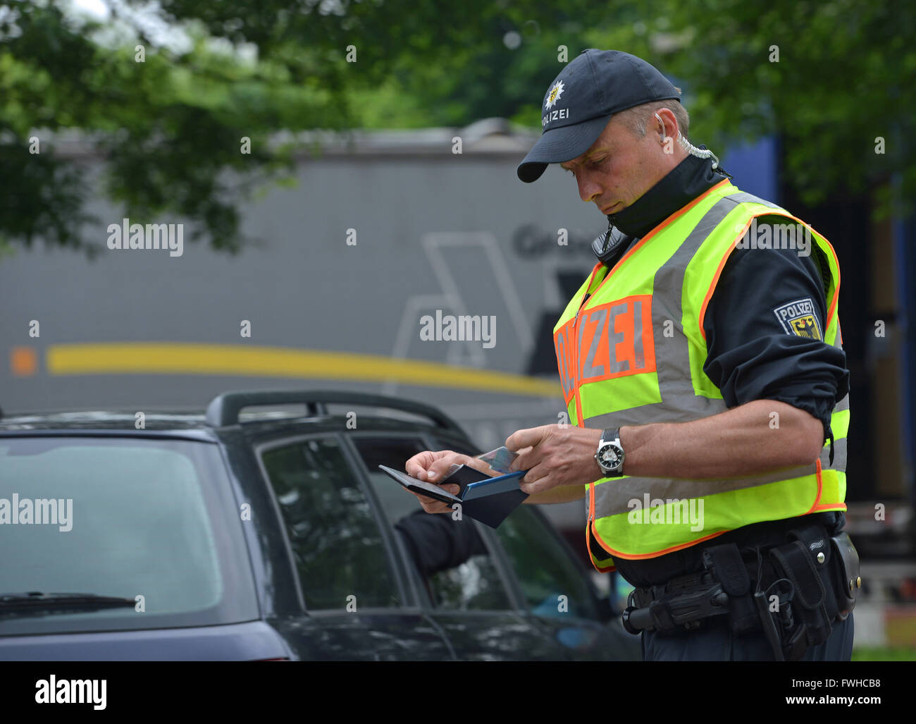 Trier, Germany. 12th June, 2016. A member of the German Federal Police ...