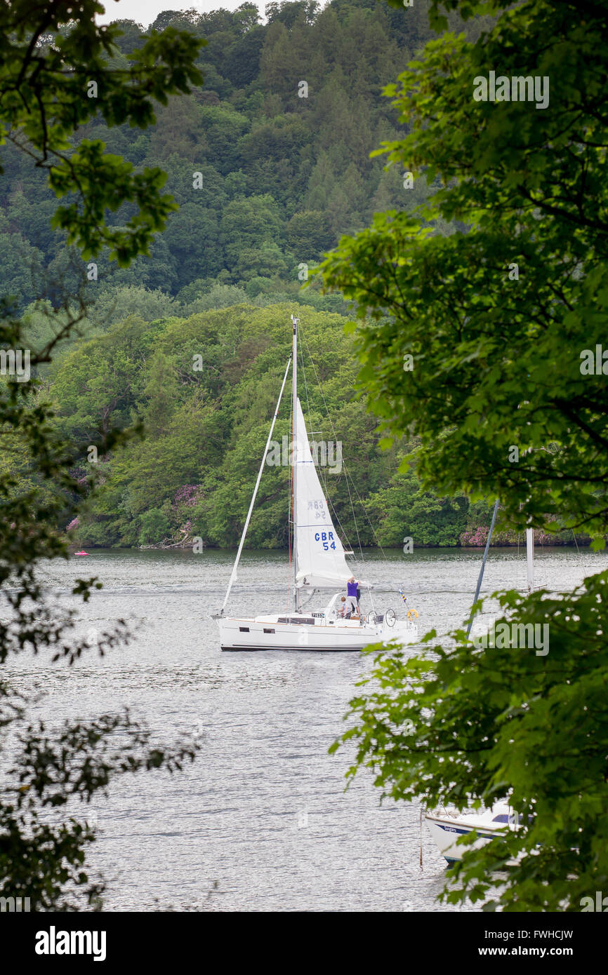 Lake Windermere, UK. 12th June, 2016. UK Weather: Hot cloudy day ...