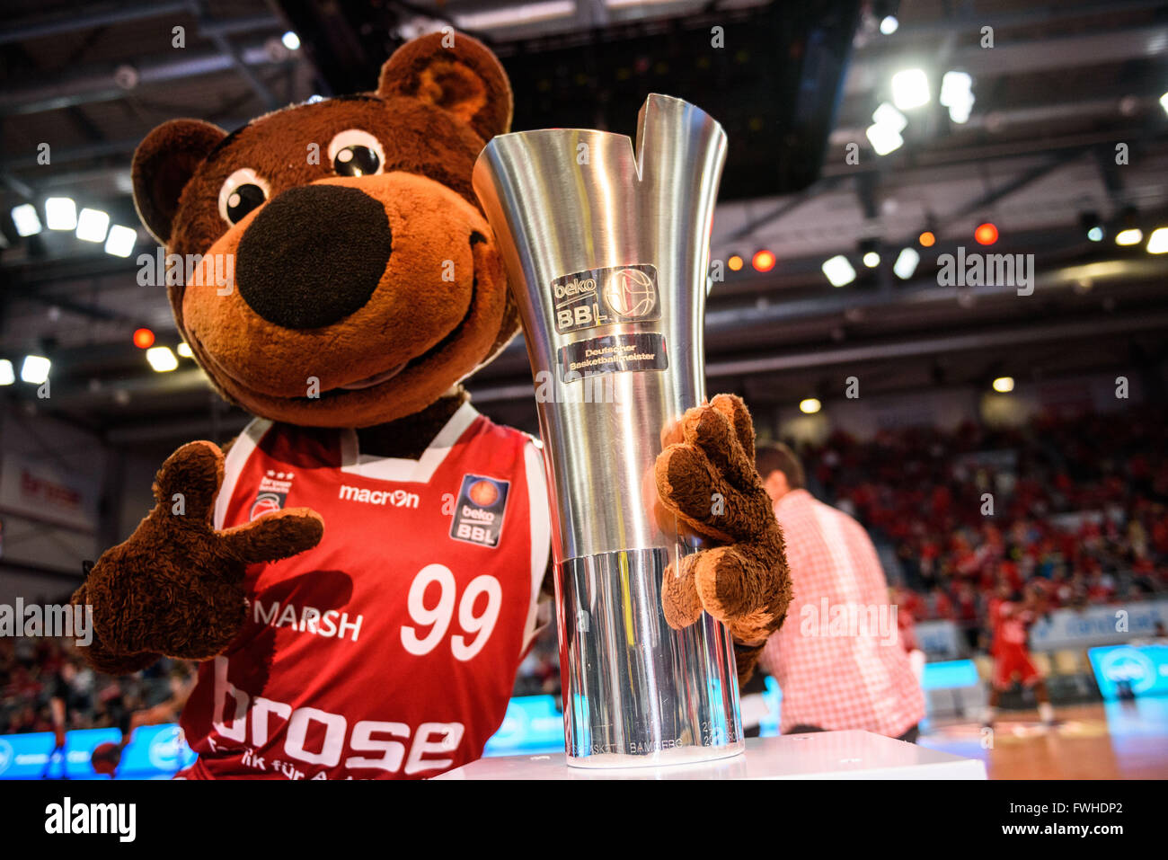 Bamberg's mascot Freaky the Bear poses with the trophy at the German ...