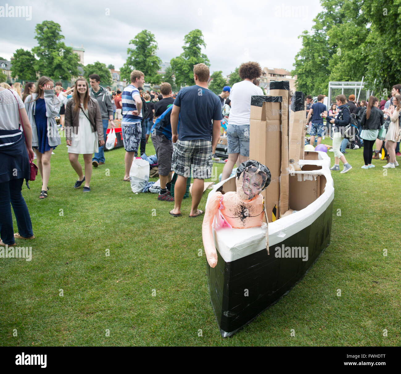 River Cam, Cambridge, UK. 12th June, 2016. Cambridge University ...